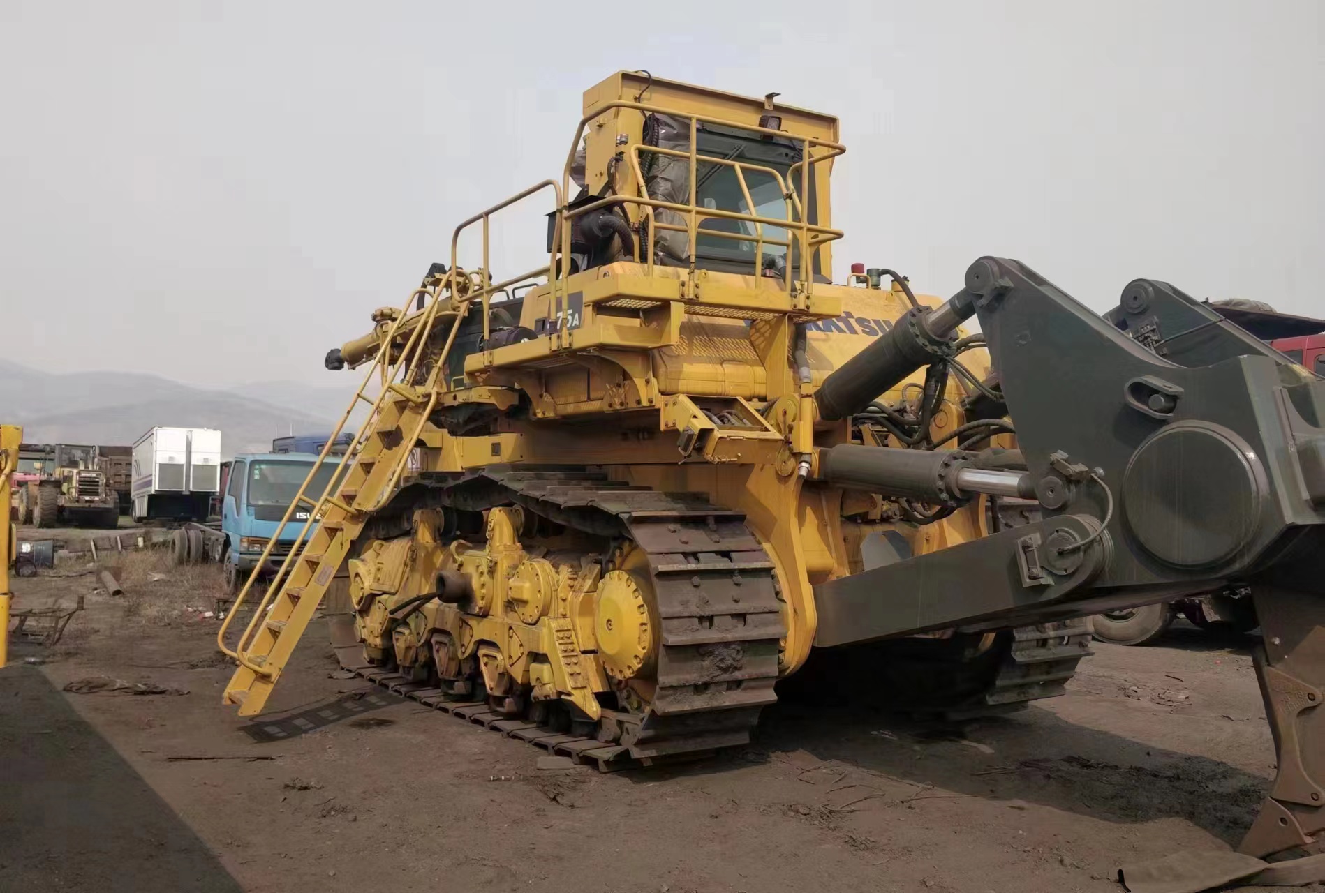 Бульдозер KOMATSU D475A-5 - купить в компании FrontWill